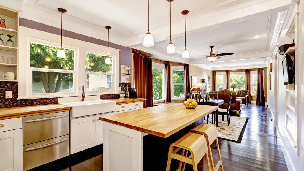 Open and Closed Concept Houses on the Main Line